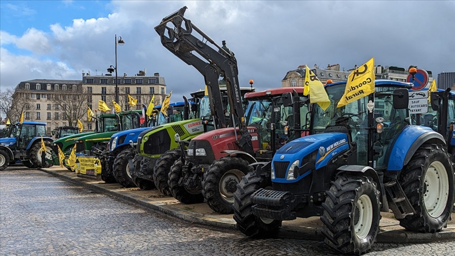 Fransa'da çiftçiler, hükümetin tarım krizinin çözümüne yönelik ...