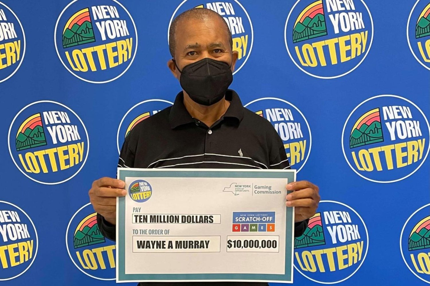 Karnak Tapınağı’nın sütunlarının ihtişamı, orijinal yazıtları ile geri ...