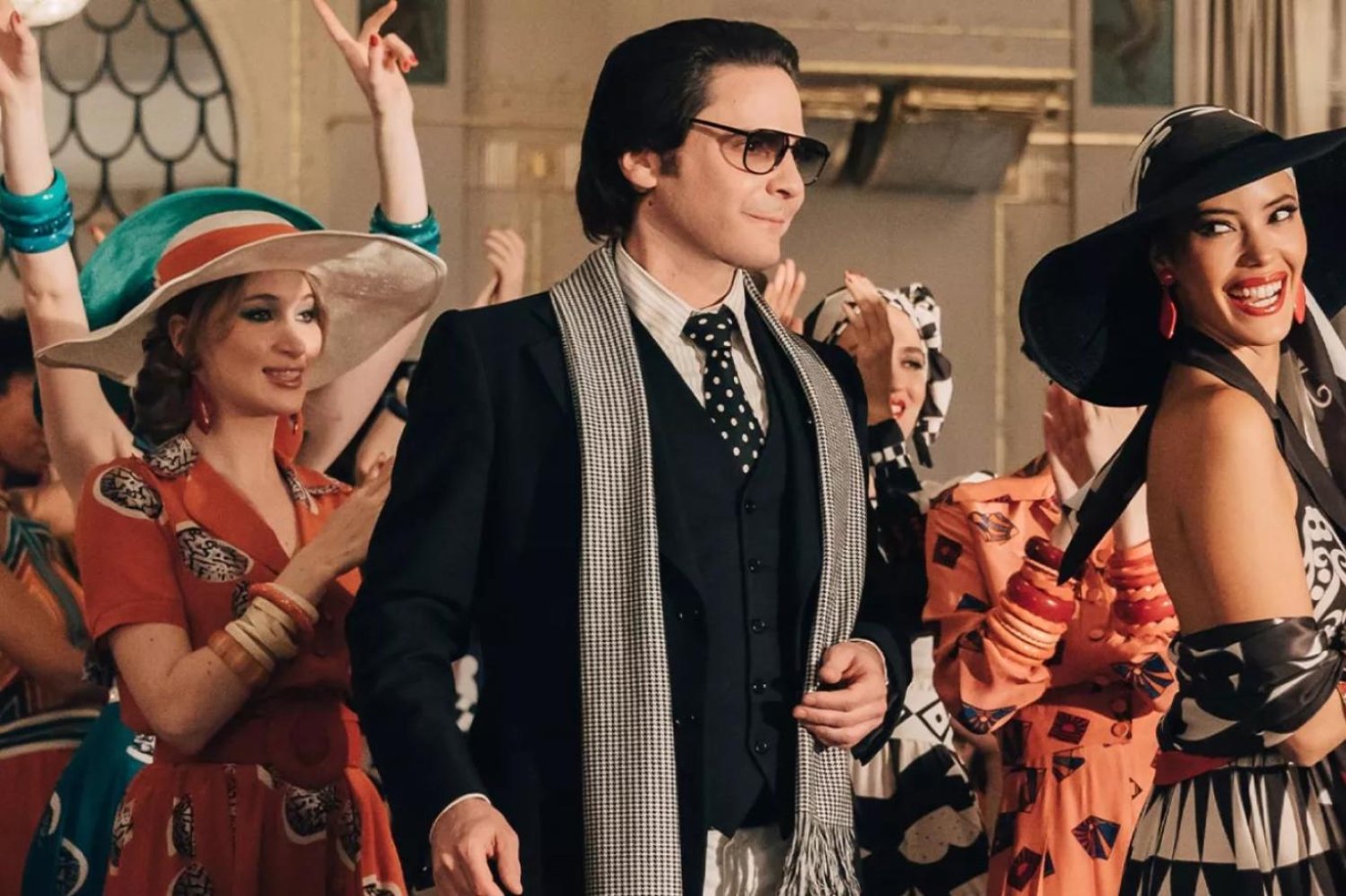 10 günde gişeyi kasıp kavurdu: Gözünü rekora dikti