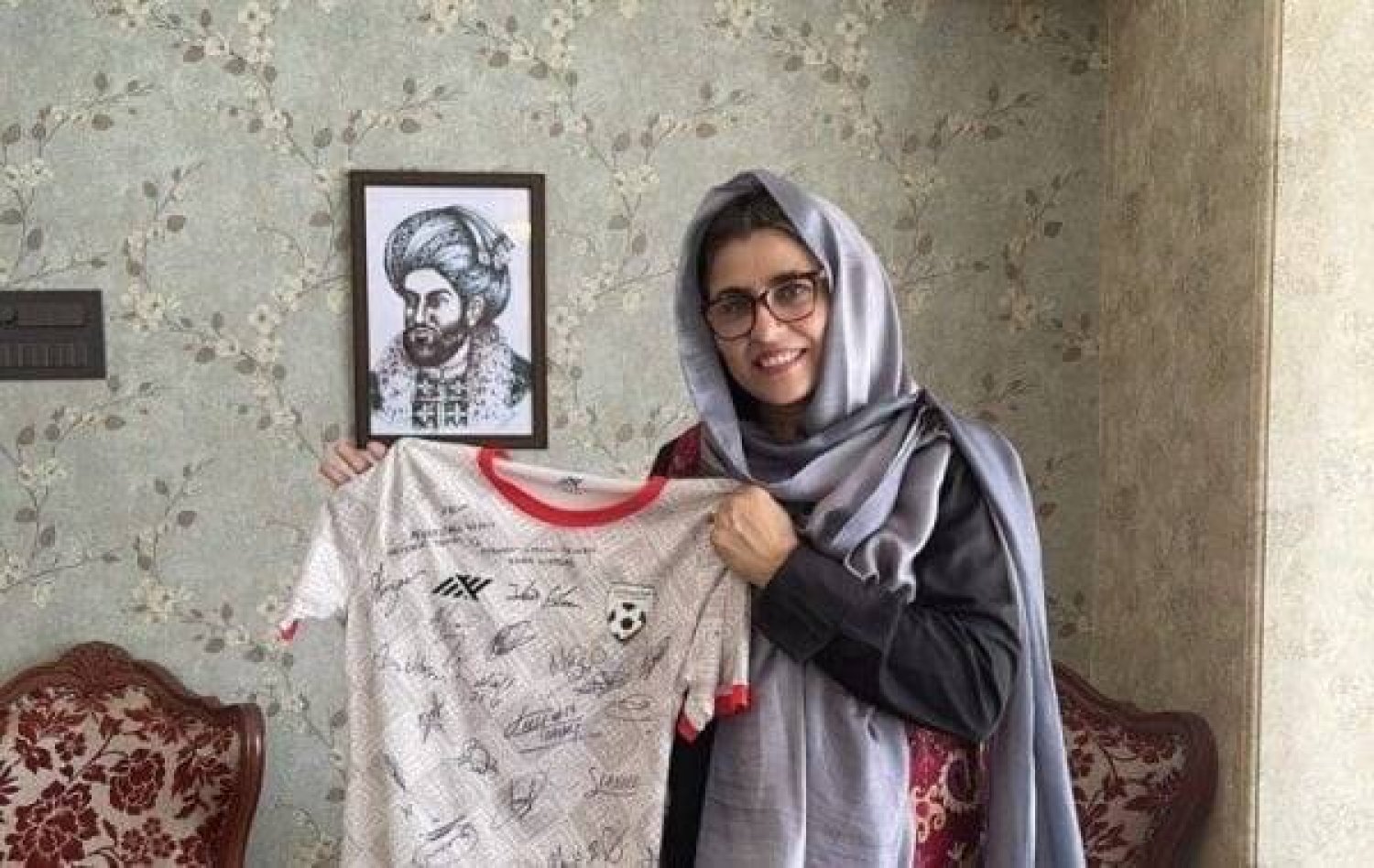 Afghanistan’s Only Female Diplomat Resigns in India After Gold ...