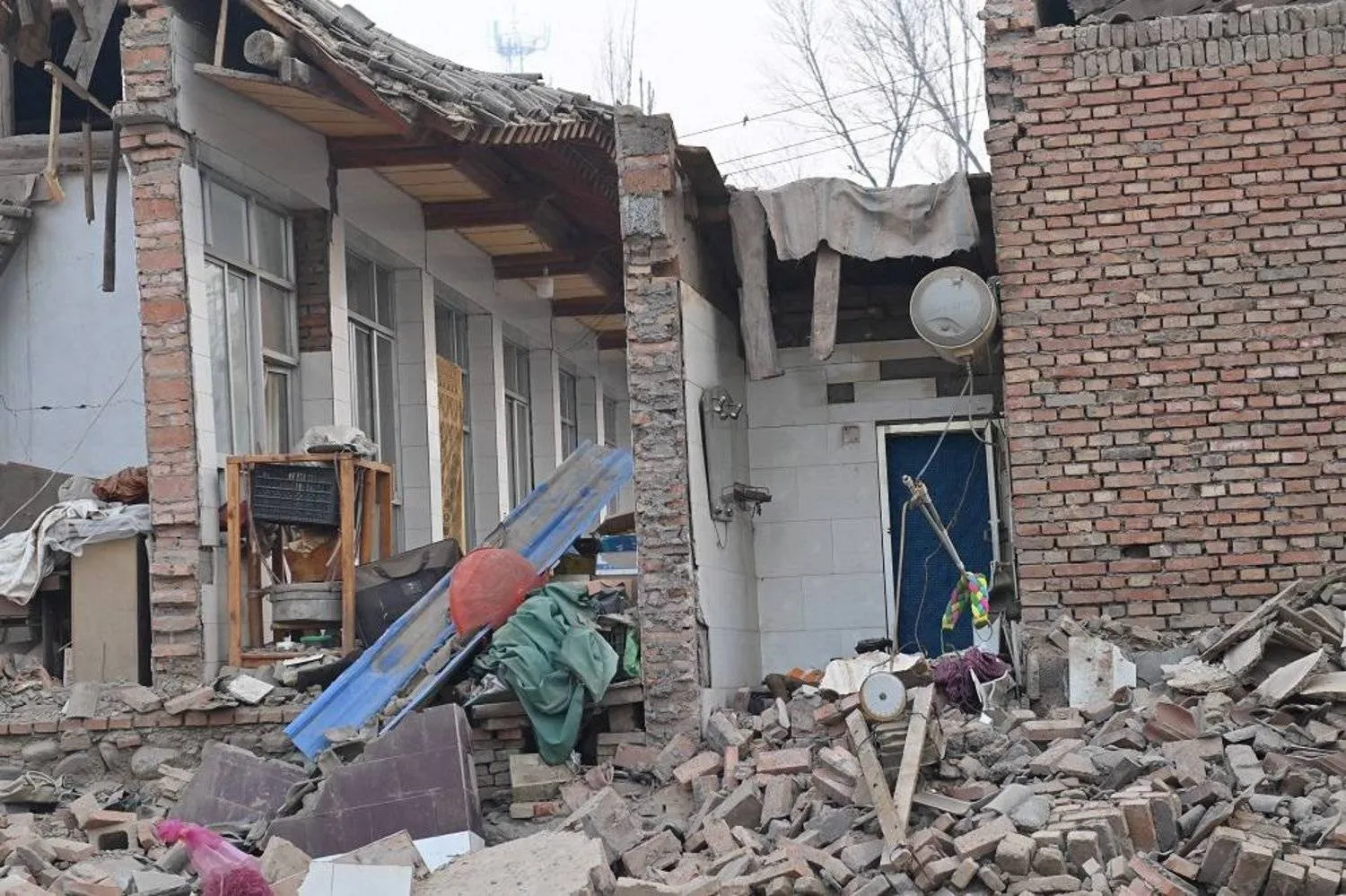 Earthquake of Magnitude 5.5 Hits Xinjiang, China