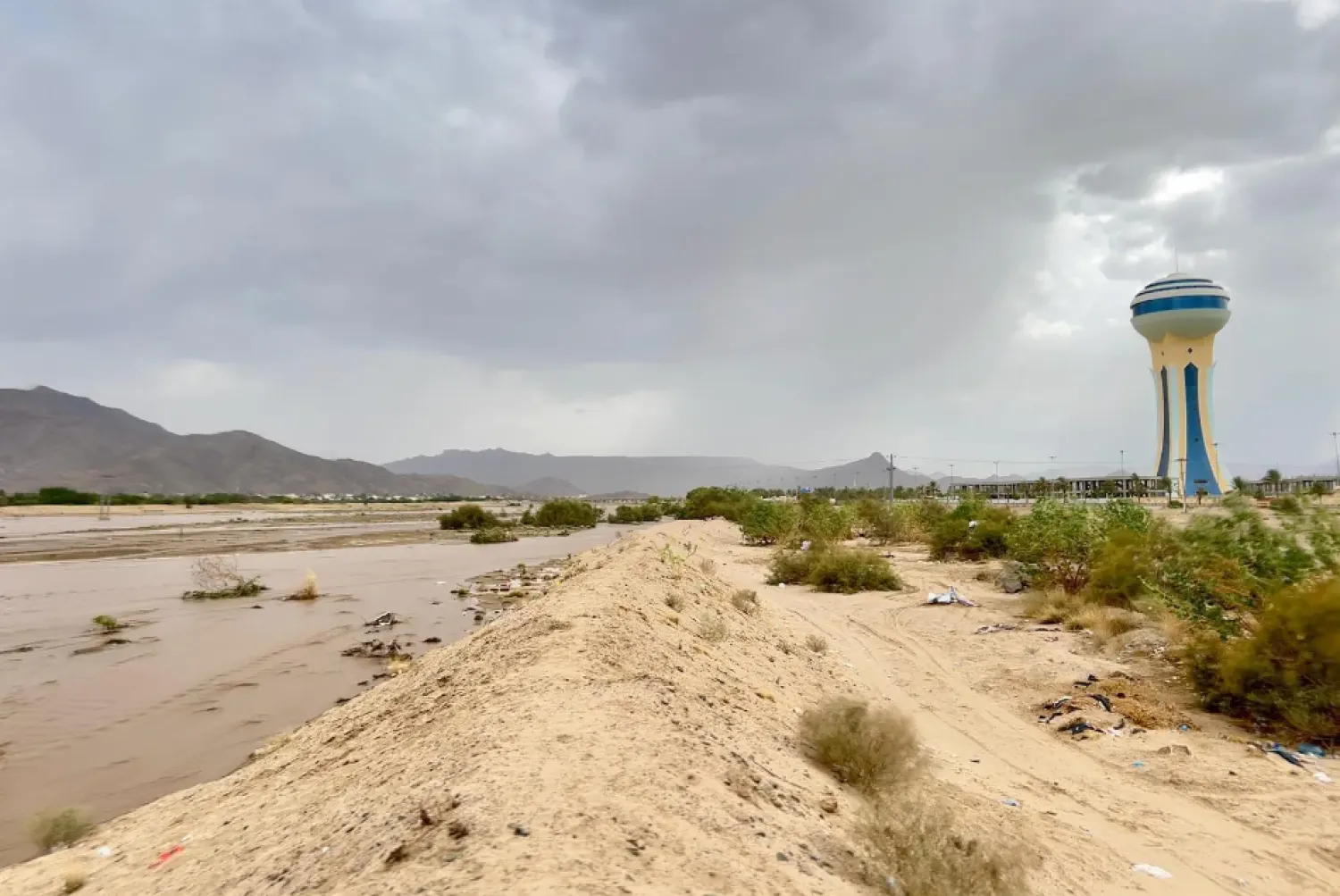 Wadi Najran Overflows with Rainwater