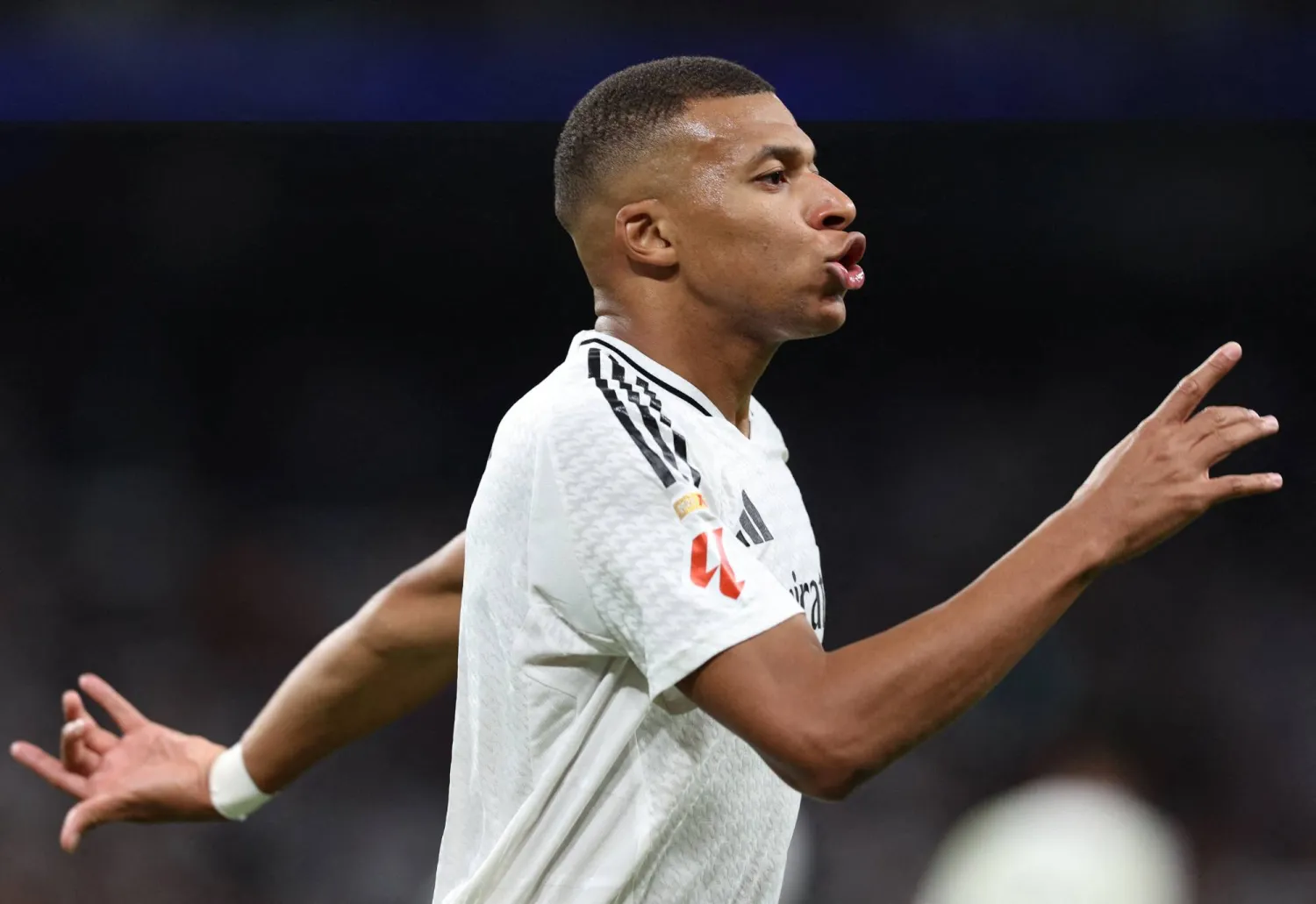 Mbappé Extends Scoring Streak as Real Madrid Beats Alaves 3-2