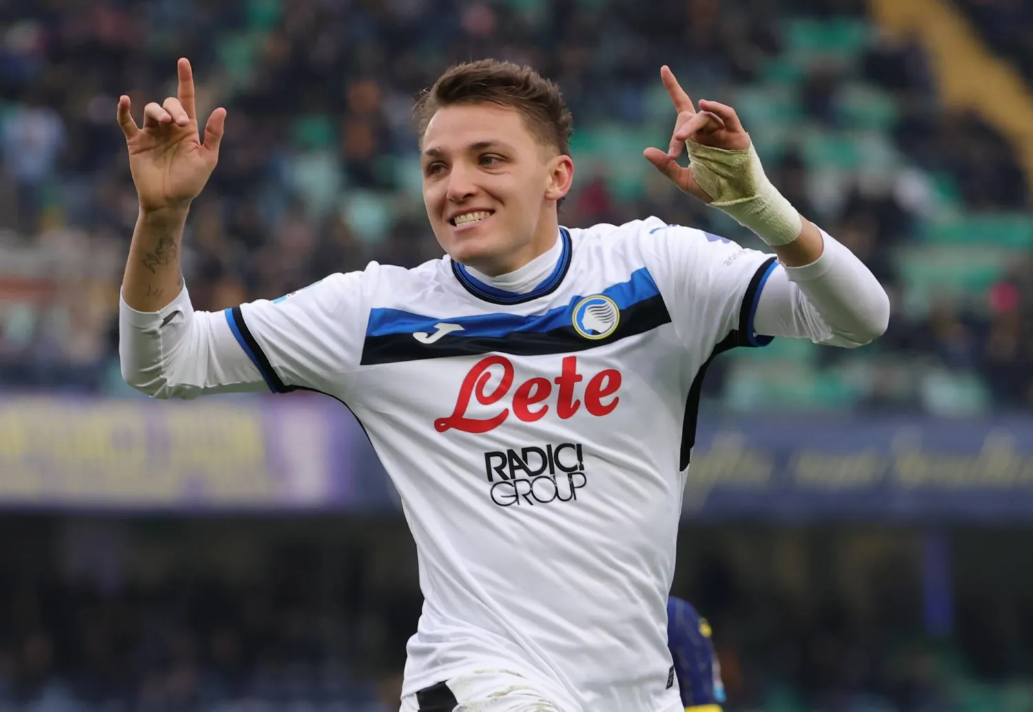 Retegui Nets 4 as Atalanta Crushes Verona and Giménez Scores for Milan ...