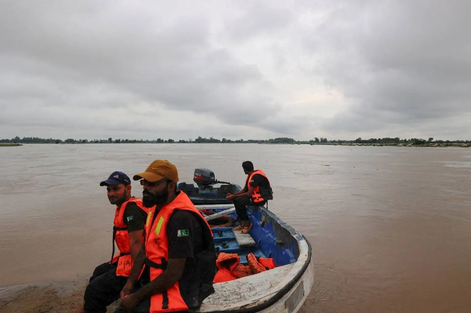 Mass Evacuations in Eastern Pakistan as India Releases Water from ...