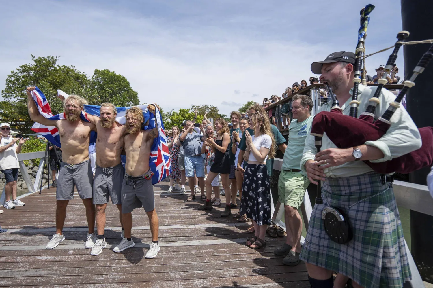 3 Scottish Brothers Set New World Record for 9,000-mile Pacific Row