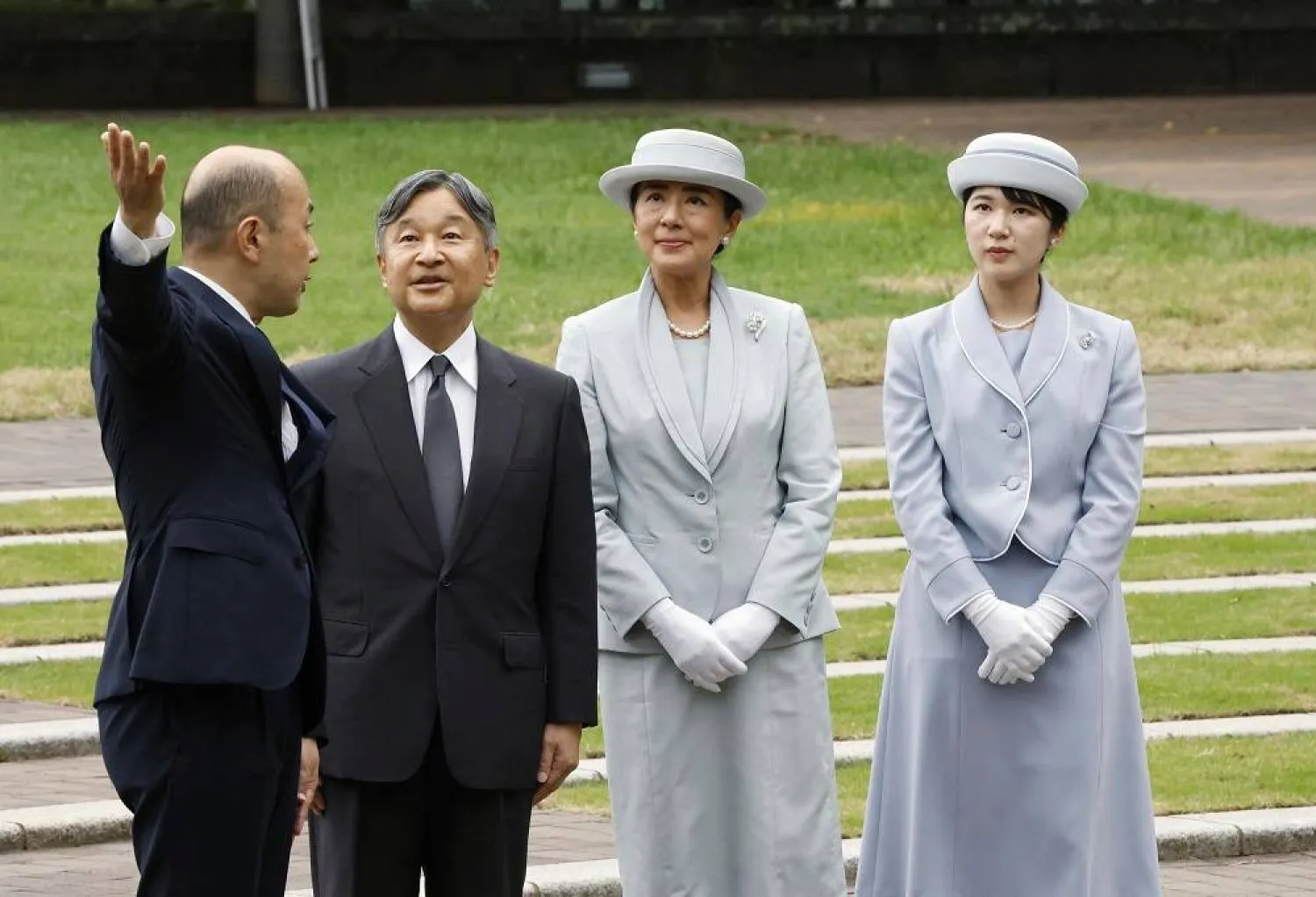 Japan’s Emperor and His Family Mourn Nagasaki Atomic Bomb Victims ...