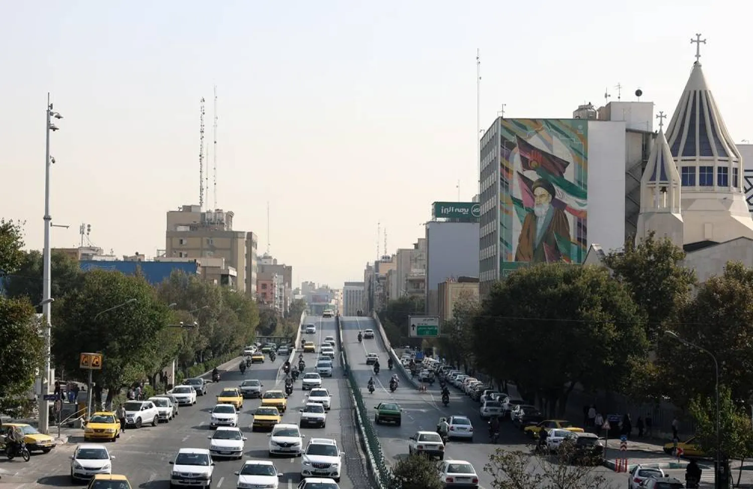 UK Offers Peacekeeping Troops to Ukraine Ahead of Paris Talks