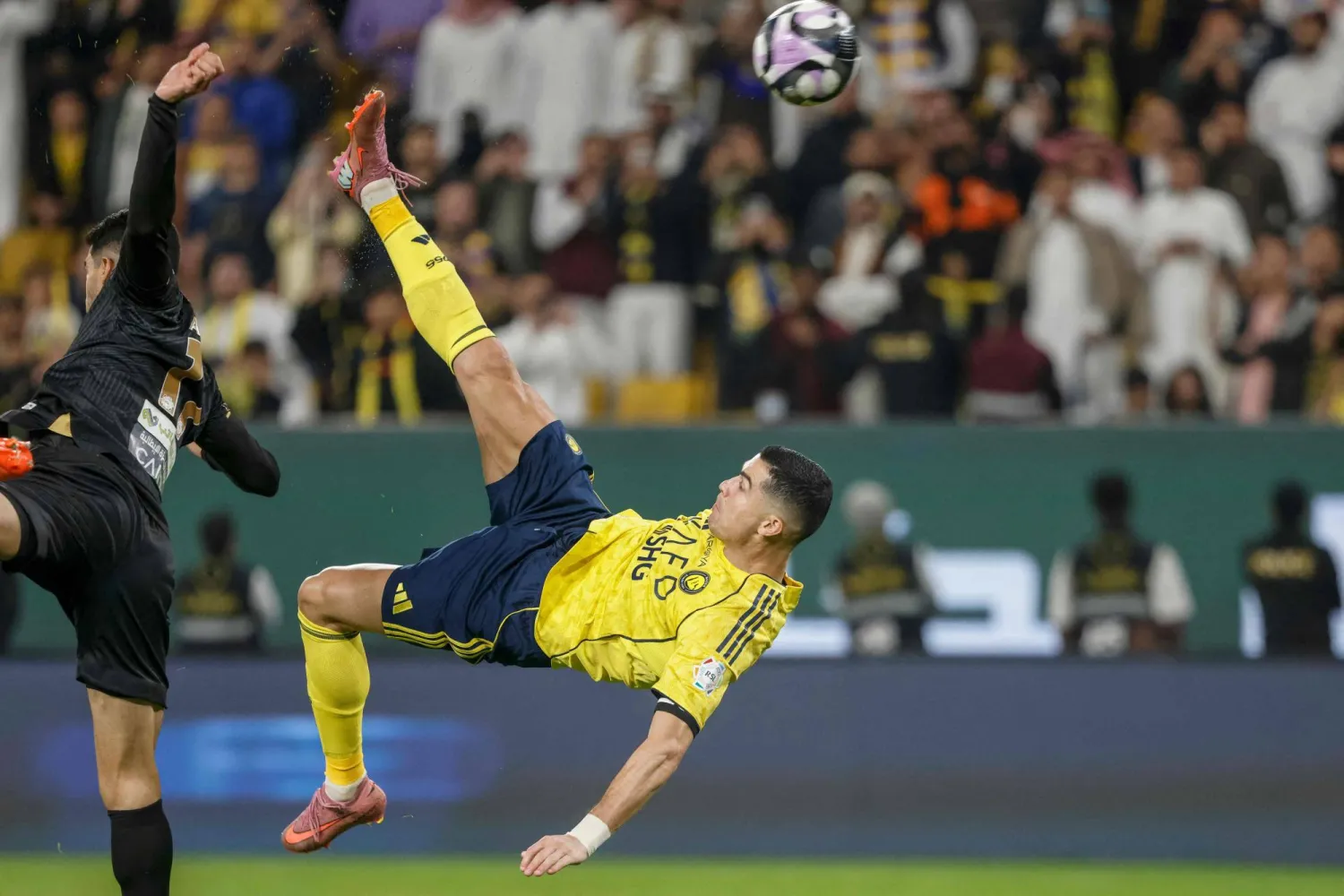 Ronaldo Scores from a Bicycle Kick for Al-Nassr in Saudi League