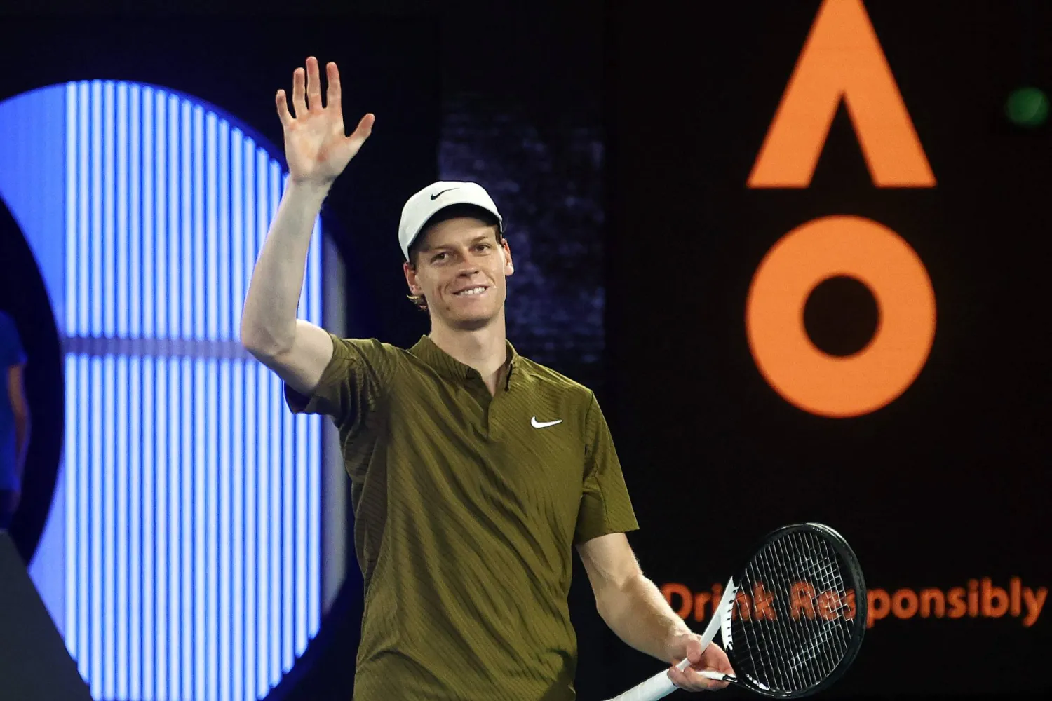 Sinner Thumps Shelton for Djokovic Showdown in Australian Open Semis