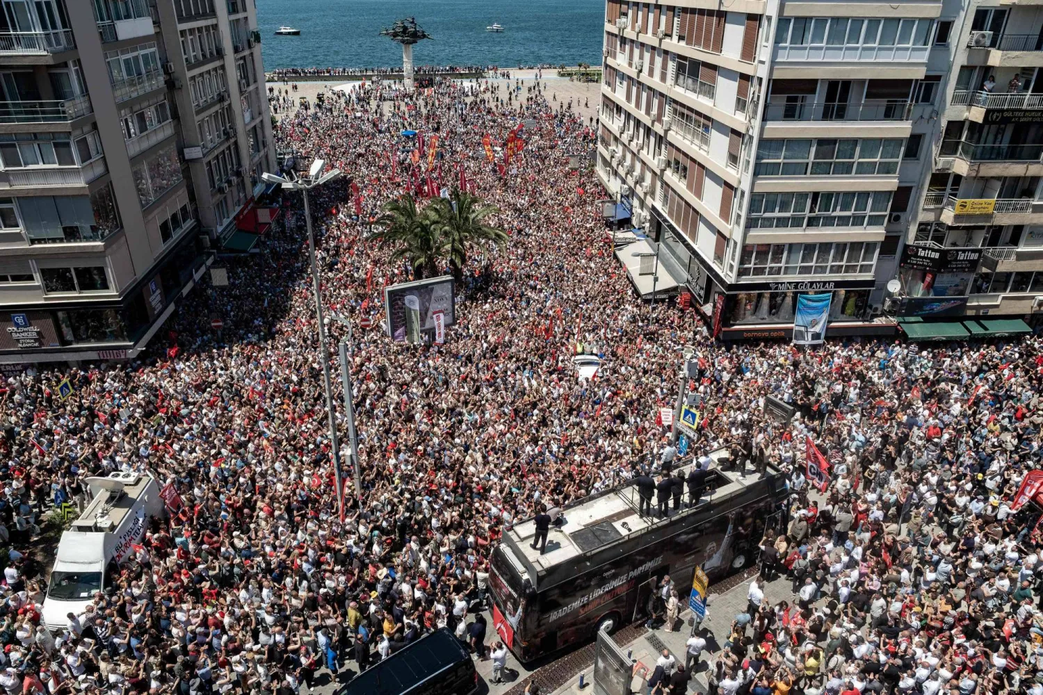 Police Fire Tear Gas to Break Up Türkiye Opposition Protest