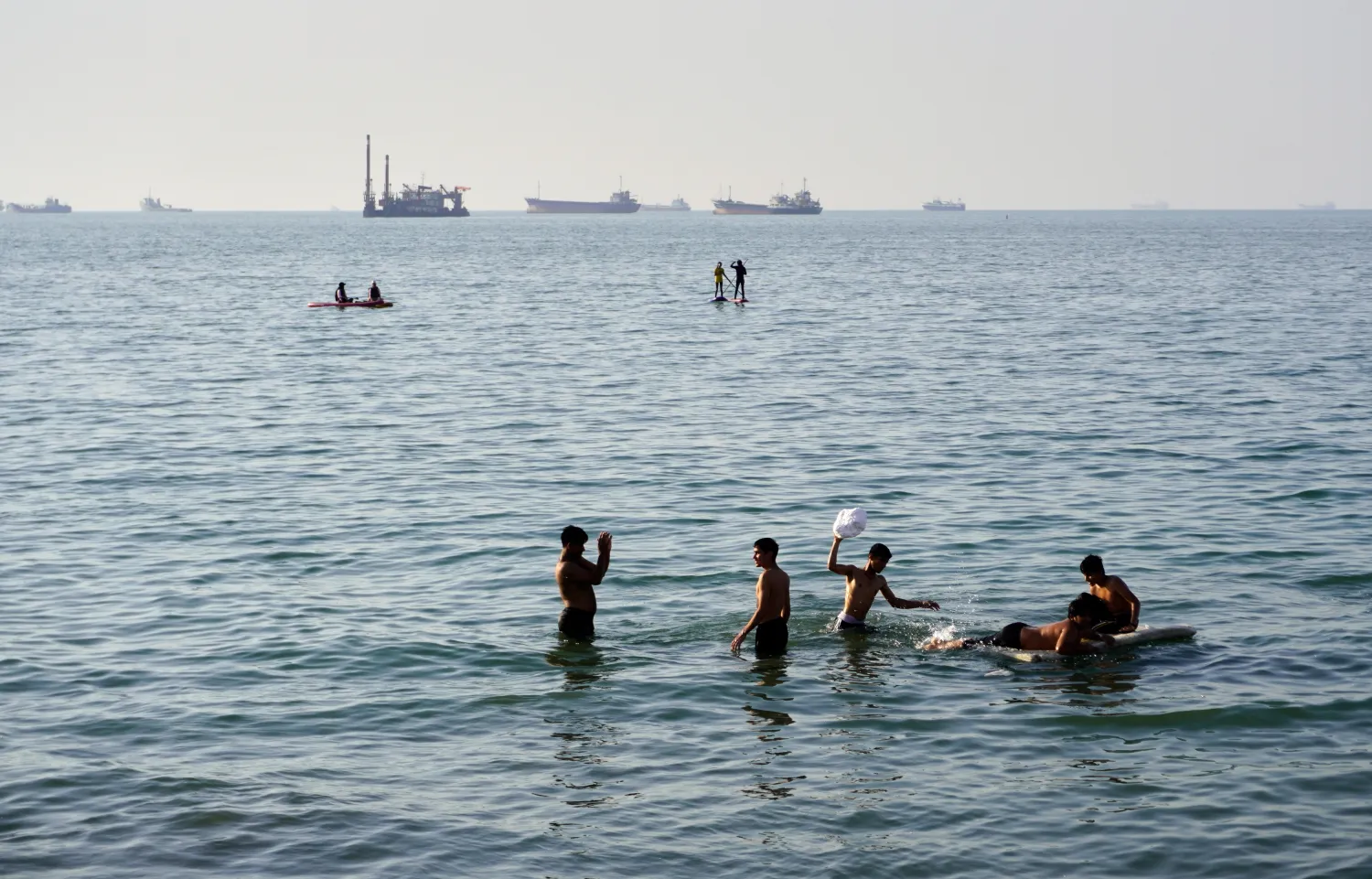 US Military Helping Move 7 Million Barrels of Oil Per Day Out of the Gulf
