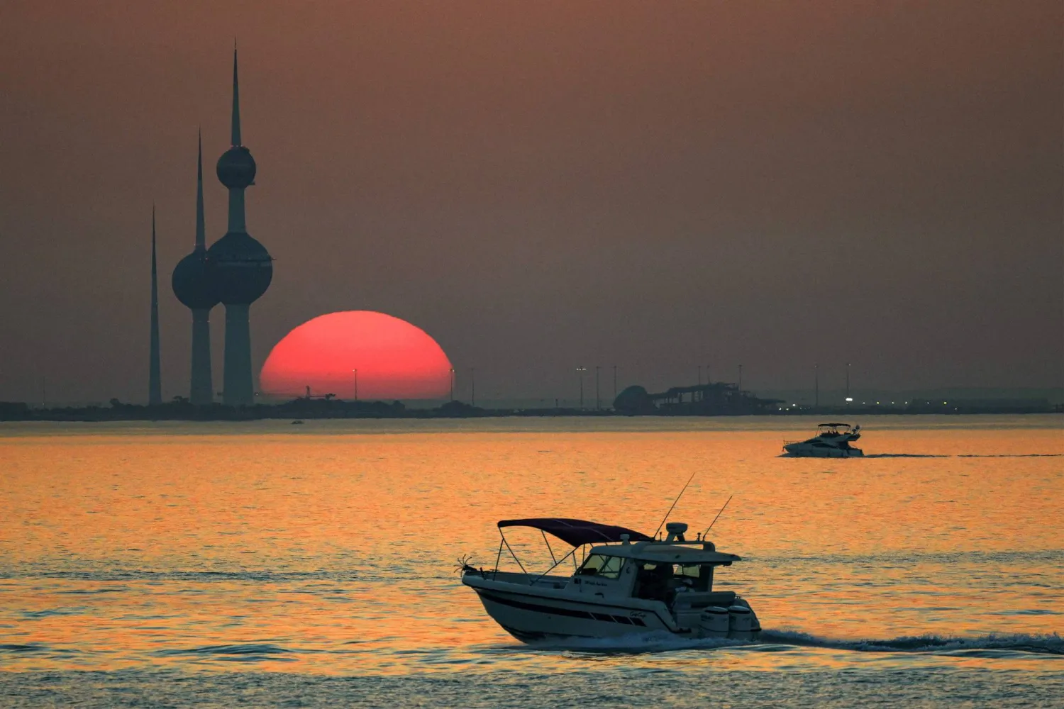 Kuwait Offers Crude for July Delivery after Lifting Force Majeure