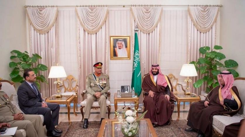 Veliaht Prens Pakistan Genelkurmay Başkanı ve İstihbarat Direktörü ile ...