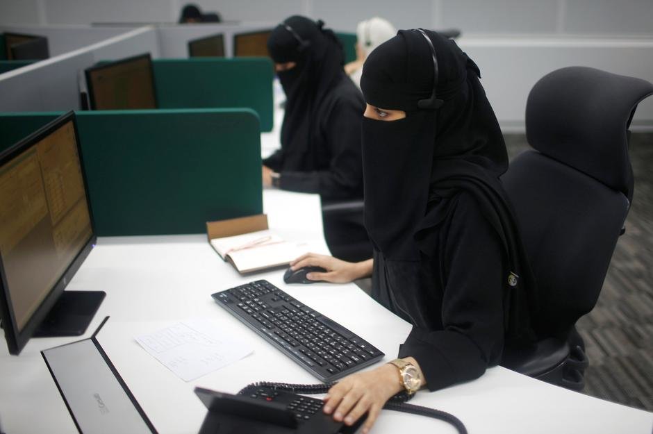 Saudi Arabia Raises Women's Retirement Age to 60