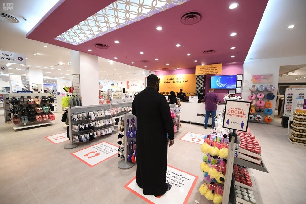 Saudi Arabia Reports 1,325 New Virus Cases as Malls Reopen