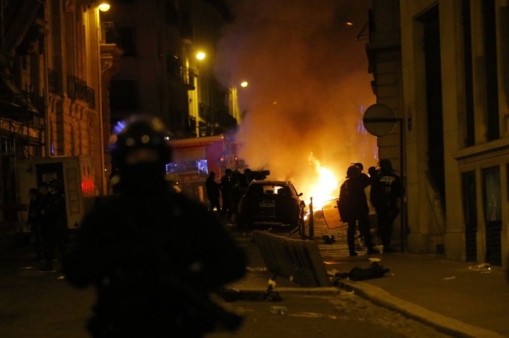 Paris Police Arrest 148 after PSG Loses in Champions League