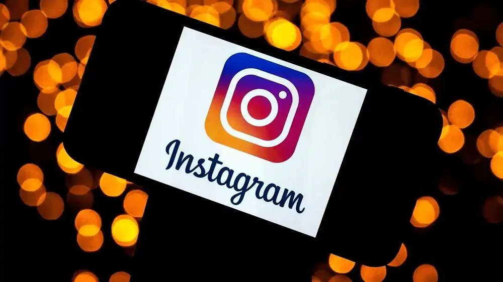 'I Selfie, therefore I Am': Instagram 10 Years on