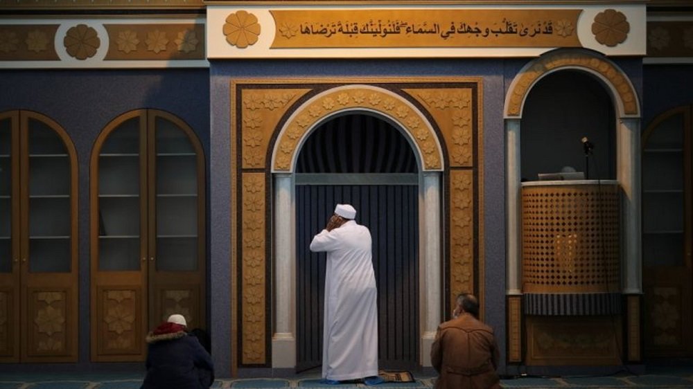Athens' First Mosque in Nearly 200 Years Opens for Friday Prayers