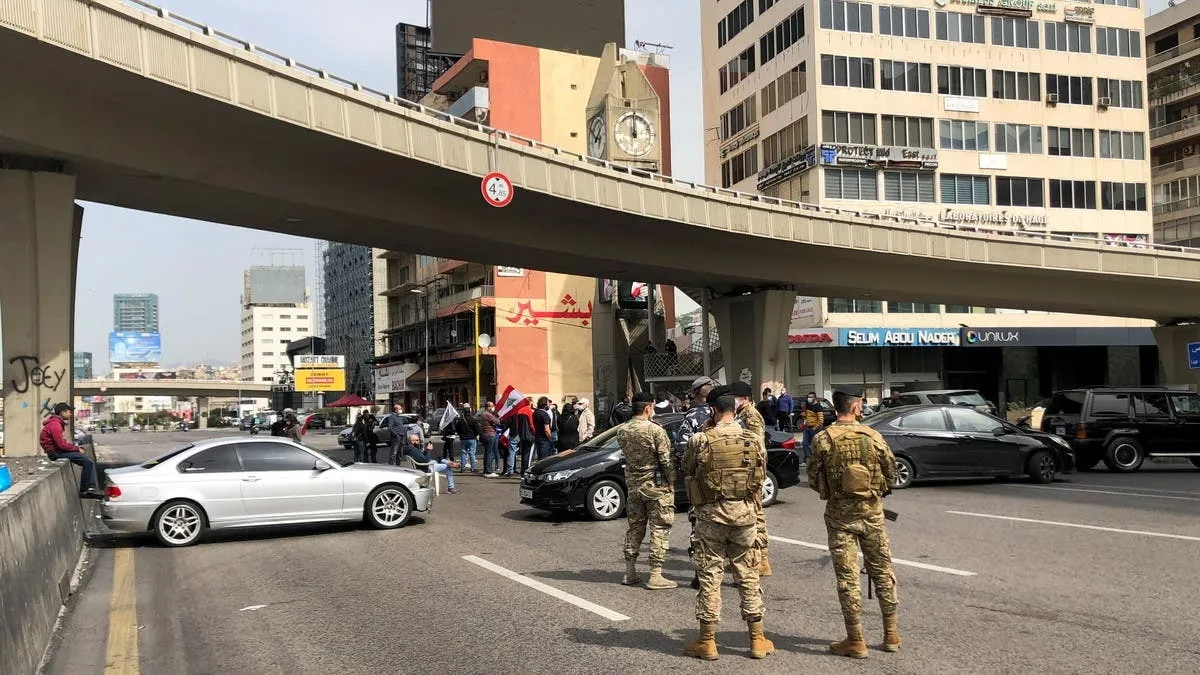 Lebanese Army Starts Clearing Roadblocks after Week of Protests