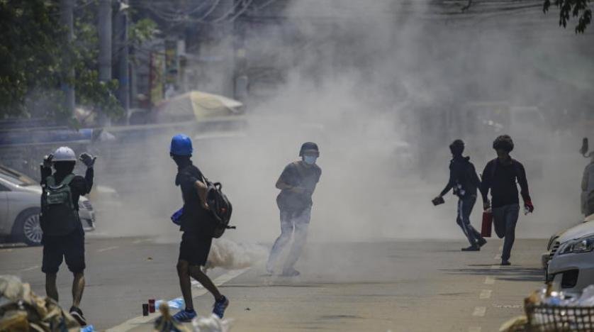 BMGK Myanmar’da göstericilere karşı şiddet kullanımını kınadı