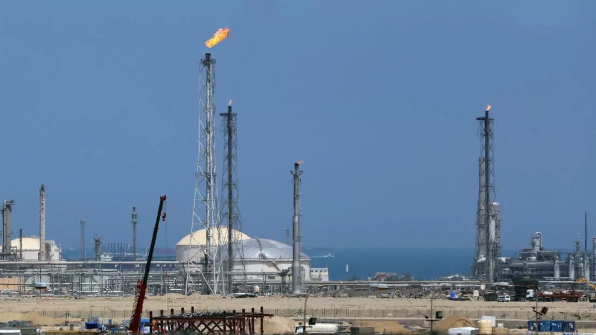 Kuwait Oil Reports 'Limited Fire' at Burgan Field