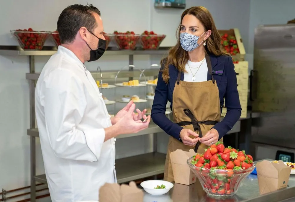 Kate Helps out in Kitchen During Wimbledon Visit