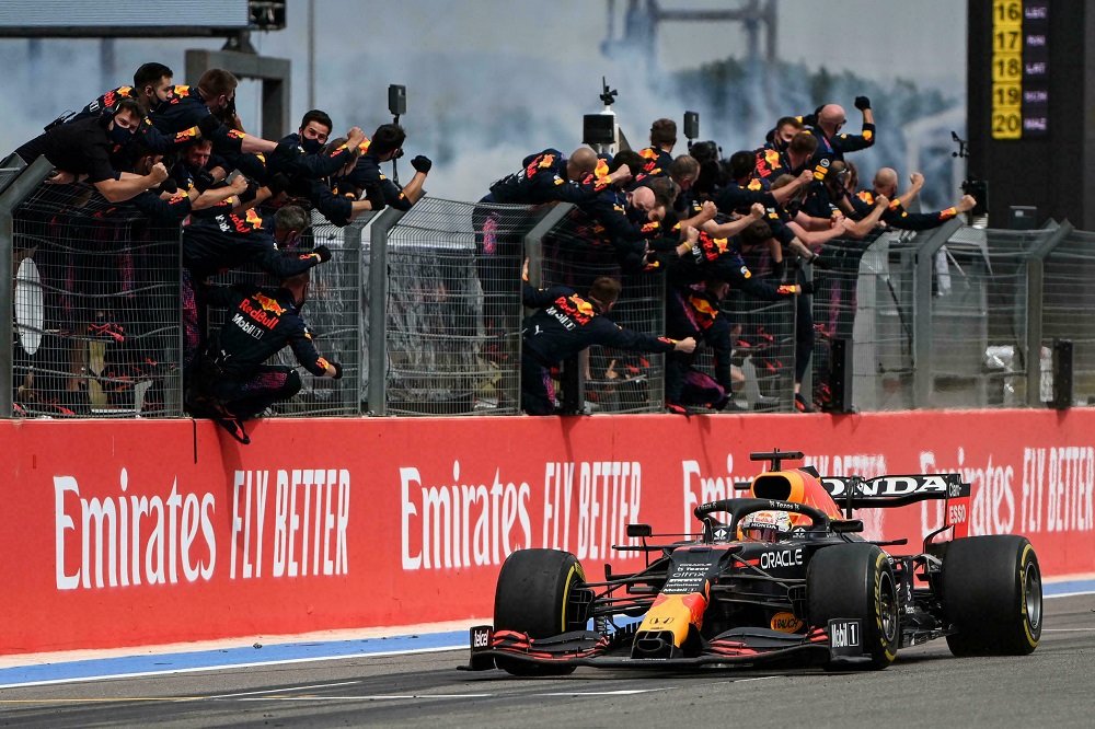 Formula One Announces New Award for Overtaking