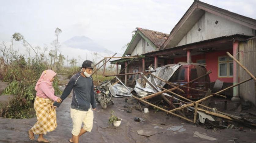 Endonezya'da Semeru Yanardağı'ndaki patlamada ölü sayısı 13'e çıktı
