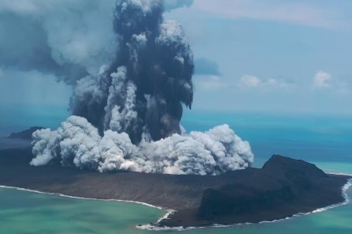 Tonga'daki yanardağ patlaması sonrası Peru'da limanlar kapatıldı