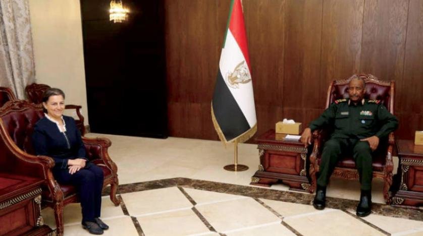 Sudan ordusu, kendisini eleştirenleri ‘büyükelçiliklerin ajanı’ olmakla ...