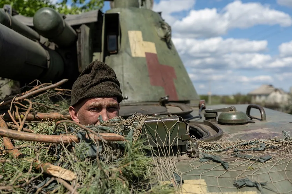 Russia Withdraws Troops after Ukraine Encircles Key City