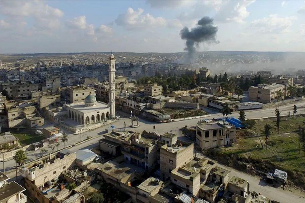 Rus savaş uçakları İdlib'e saldırı düzenledi, en az 9 kişi hayatını ...