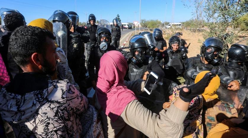 Tunus Polisi, Frankofon Zirvesinin Yapıldığı Yerin Yakınındaki