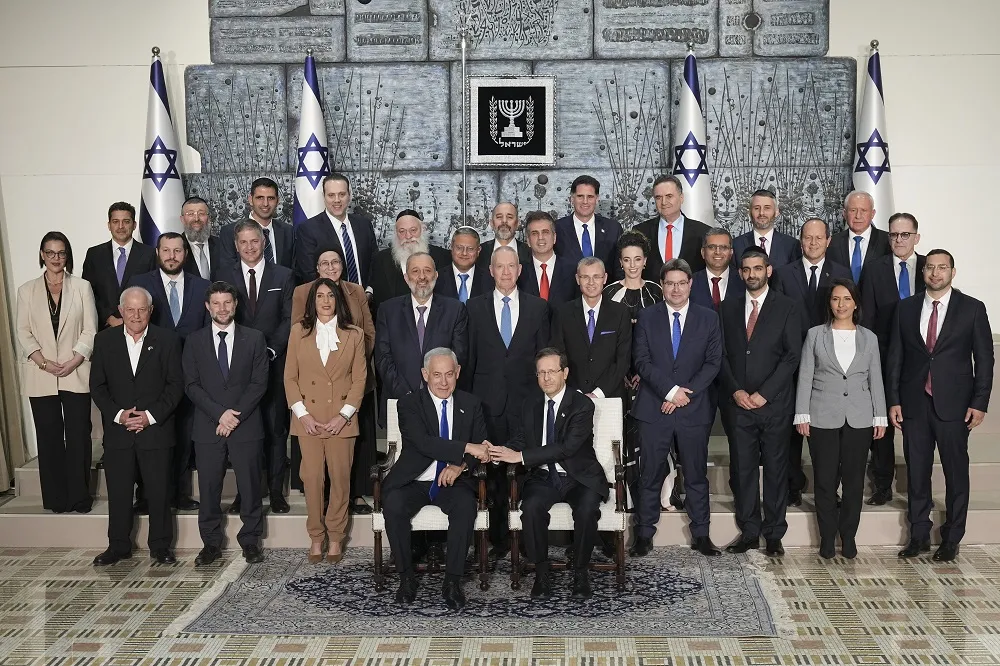 Israeli Press Gives Netanyahu Government Critical Reception