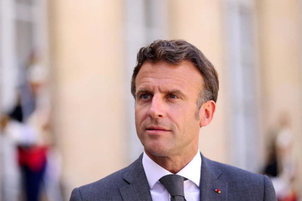 Macron: Ukraynalı pilotları eğitme kapısının açık