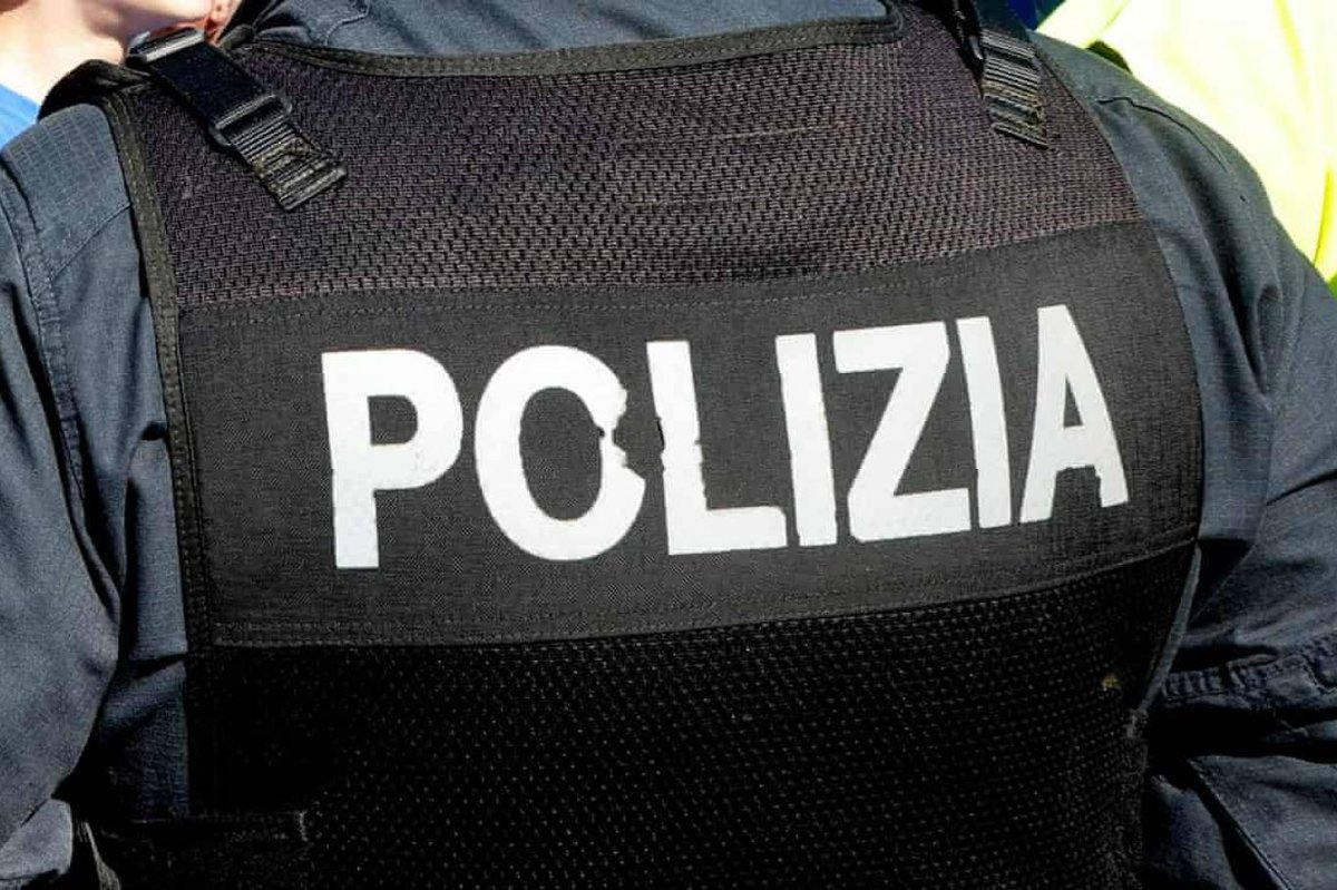 Hibrit araç geliştiren iki İtalyan araştırmacı, test sürüşündeki ...