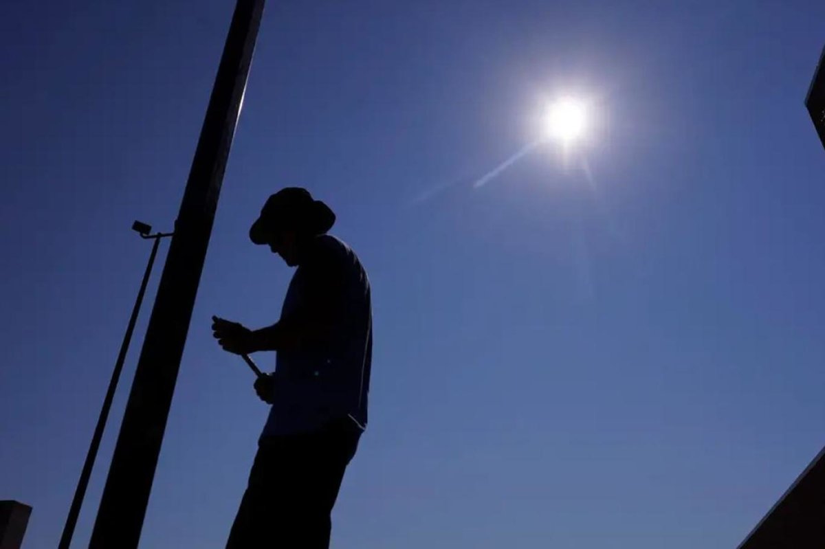 Kliması bozulan yaşlı çift, tamirci beklerken sıcaktan öldü