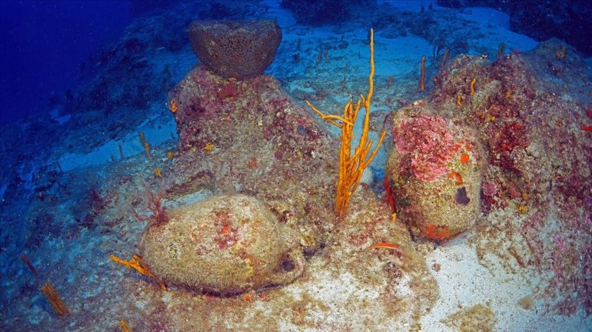 Antalya kıyılarında süren arkeolojik su altı çalışmaları görüntülendi