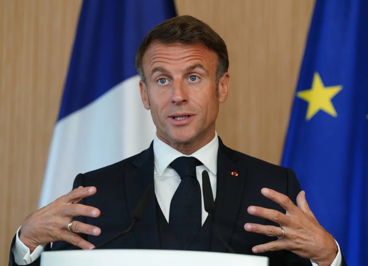 Macron’dan radikal unsurların sınır dışı edilmesine yönelik dosyaların ...