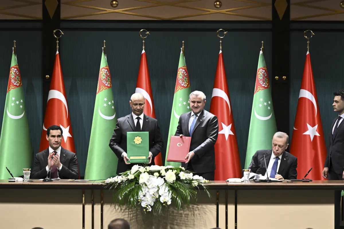 Türkiye ile Türkmenistan arasında 13 anlaşma imzalandı