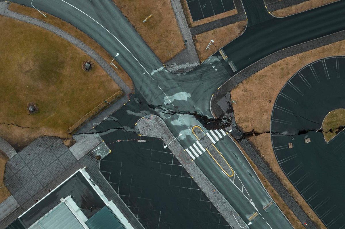 İzlanda'daki yanardağ "gazoz kutusu" gibi patlayabilir