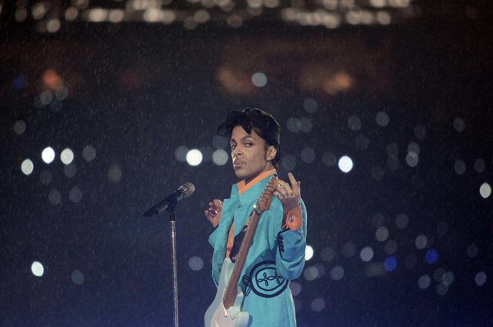 Prince’s Ruffled Shirt Sells for $33,000