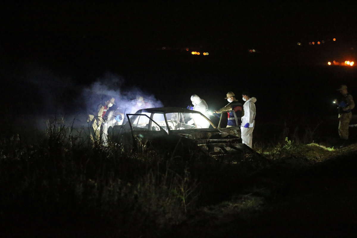 Siirt'te devrilen otomobilde çıkan yangında 6 kişi hayatını kaybetti ...