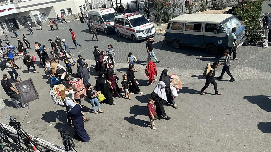 İsrail ordusu, Gazze'de Şifa Hastanesi yerleşkesinin giriş kısmını vurdu