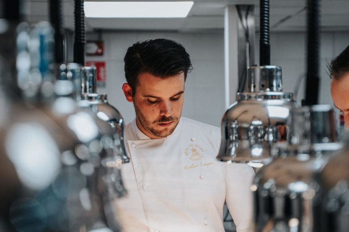 "Havuçlu istismar" Michelin yıldızlı şefi istifaya zorladı