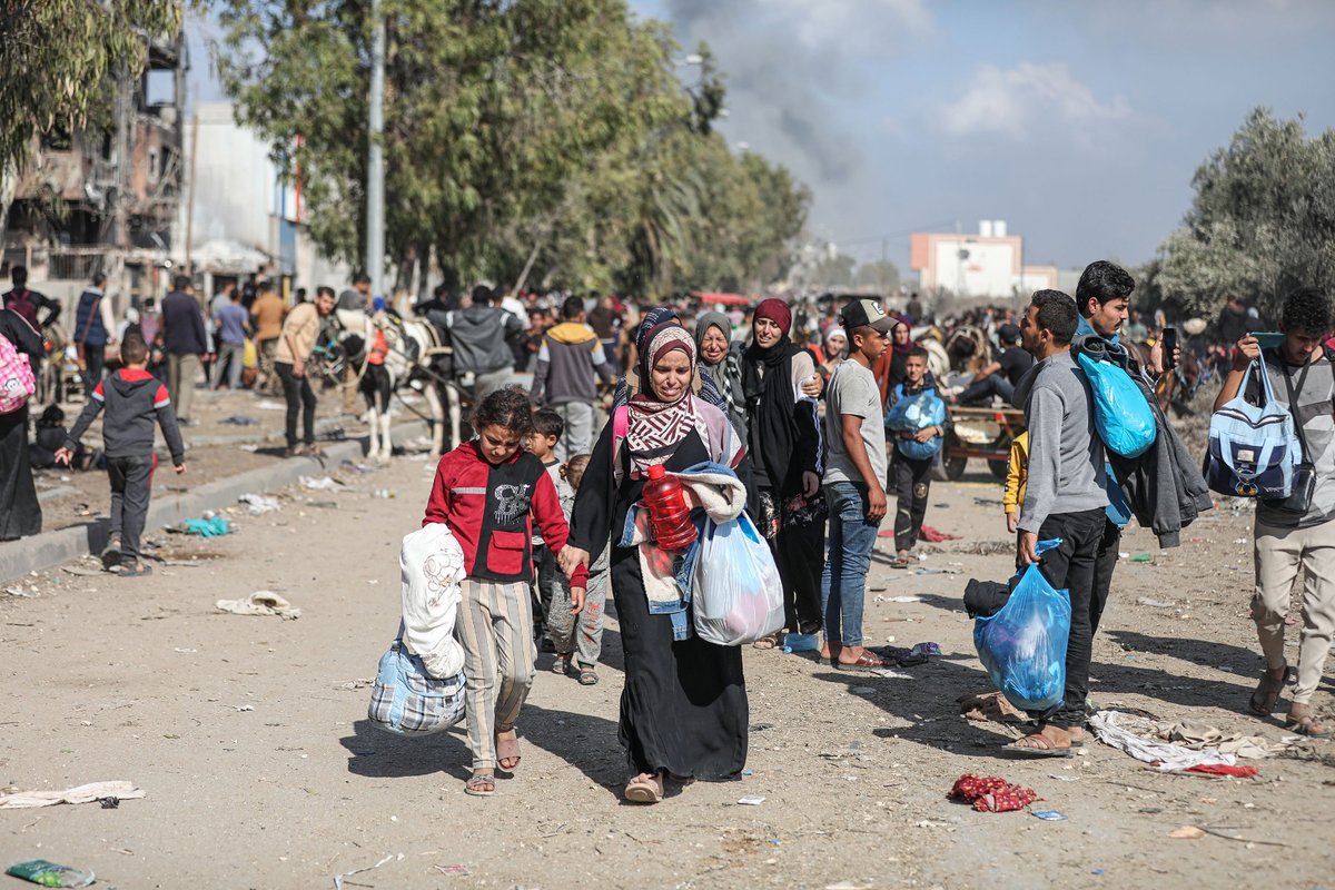 İsrail'in Gazze'de göçe zorladığı Filistinli kadınların en büyük sorunu ...