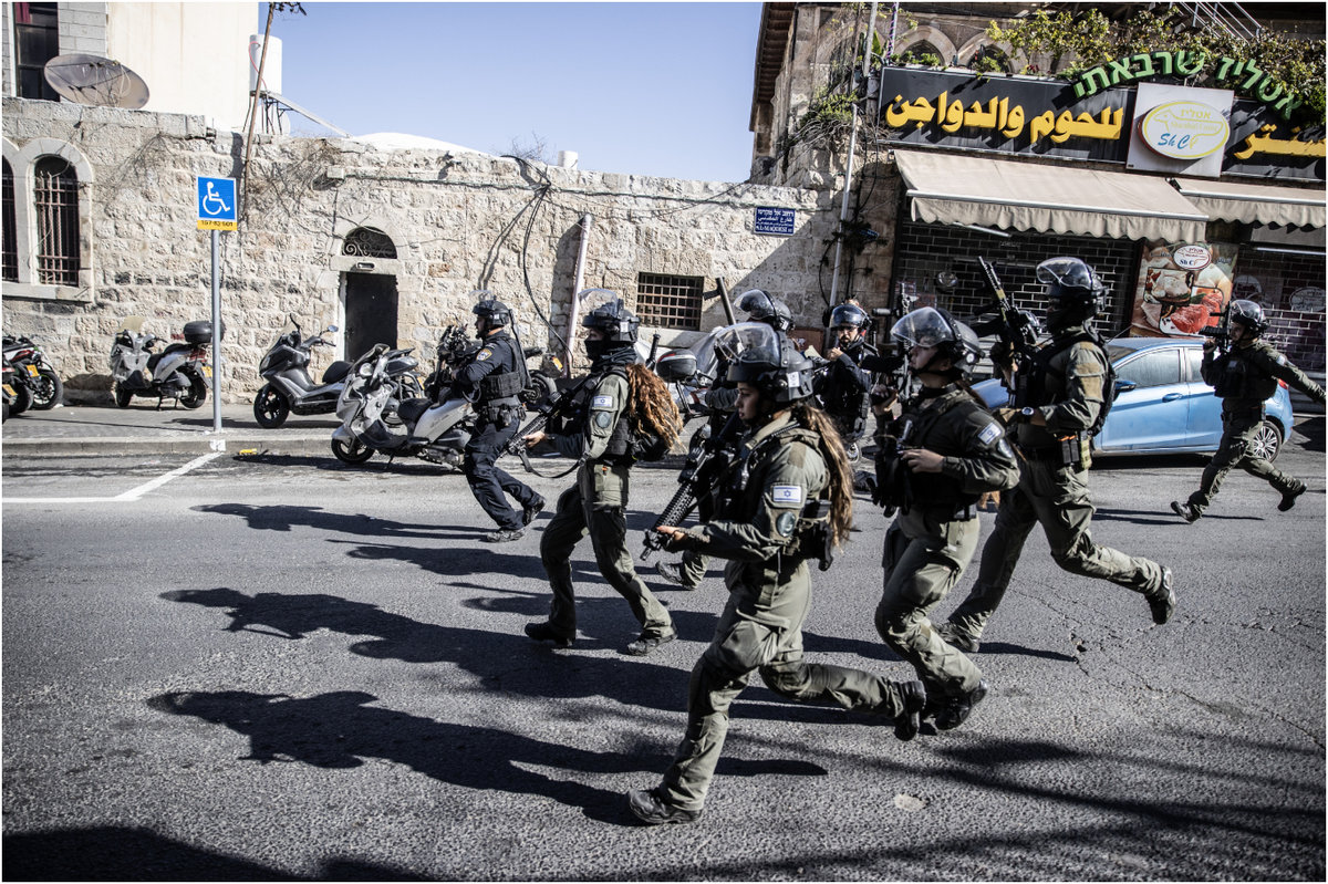 İsrail güçleri işgal altındaki Batı Şeria'da 30 Filistinliyi gözaltına aldı