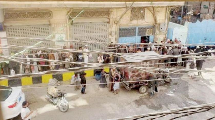Sana’da ‘açlık kuyruğu’ saatler sürüyor: İnsanlar bedava yemek almayı ...