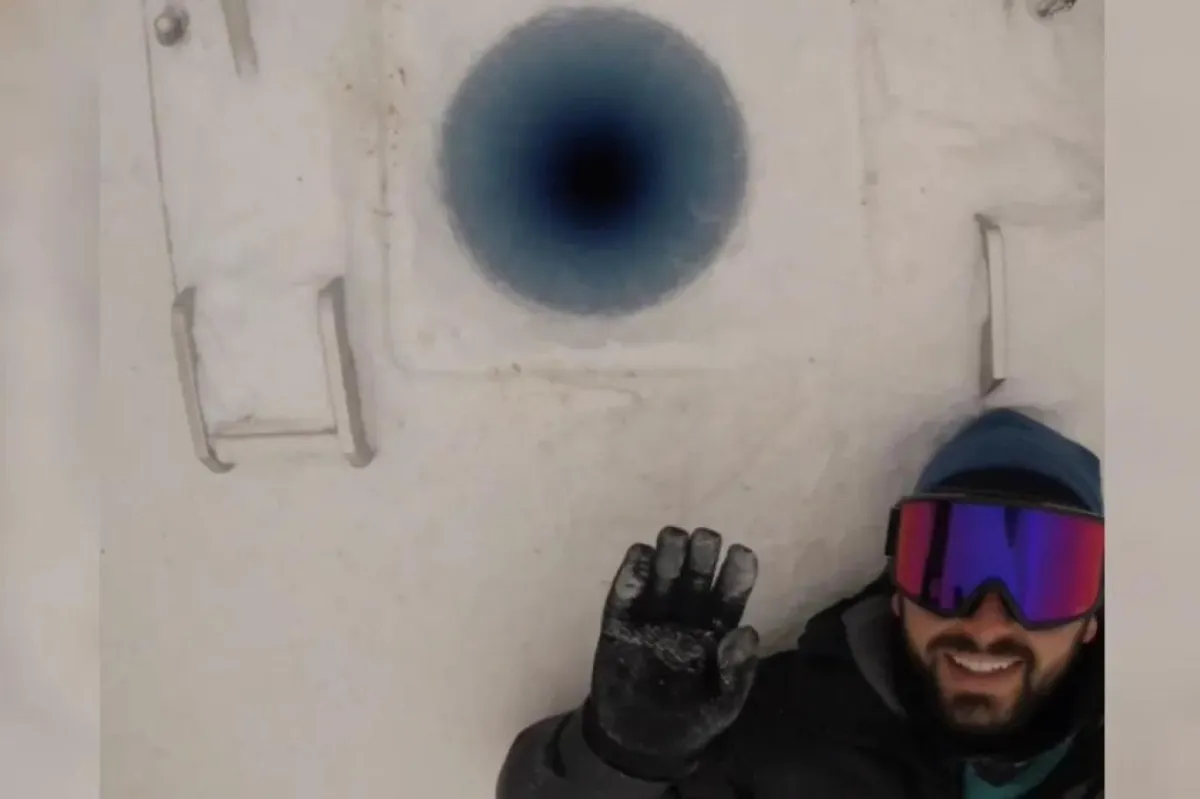 Antarktika'da 93 metrelik kuyuya indirilen kameranın görüntüleri yayımlandı